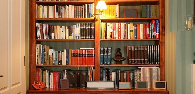 How to Create a Home Library in a Small Space | Endeavour Homes